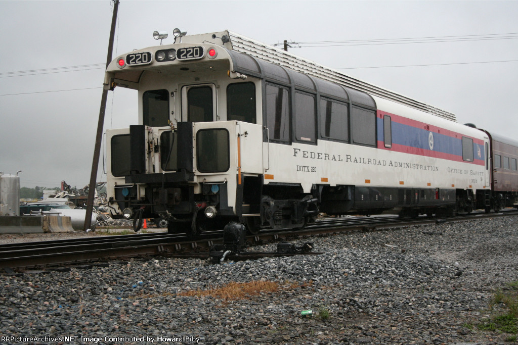 DOTX 220 on te rear of Amtrak Train 19 "The Cresent"